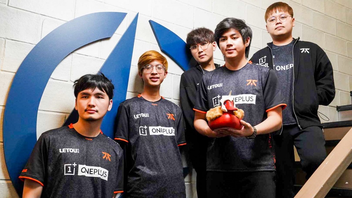 Fnatic takes Dota Summit 12 championship title | GosuGamers