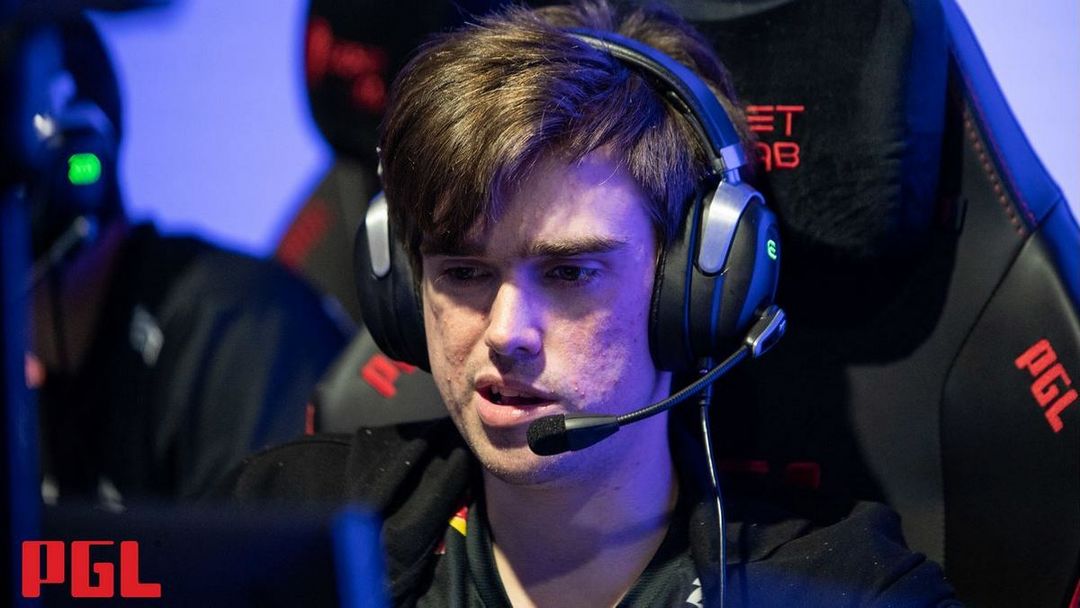 Dota 2 News : Team Spirit secure TI12 upper bracket slot with clean 10 ...