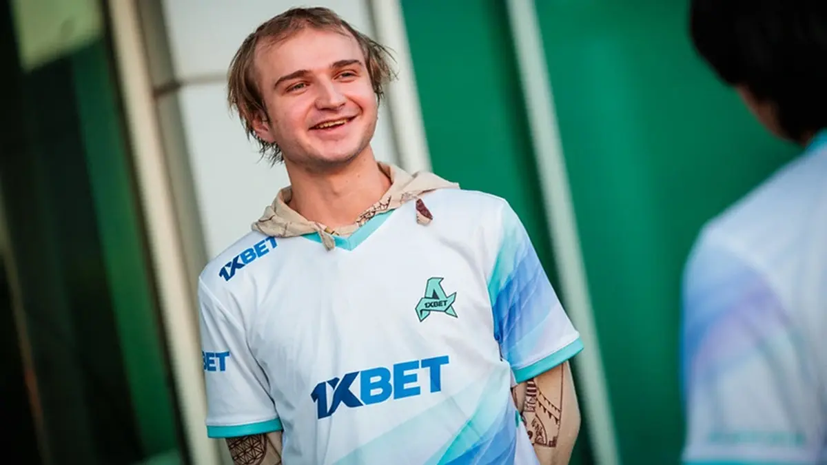 Lorenof benched as Aurora continues roster changes | GosuGamers