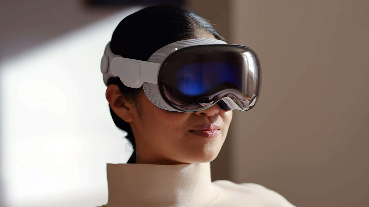Apple unveils $3500 Vision Pro AR headset with gaming functionality ...