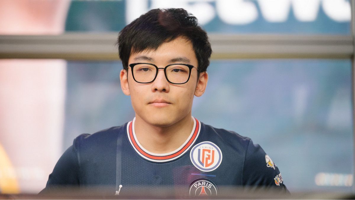 Dota 2 News : Azure Ray's new lineup looking hot | GosuGamers