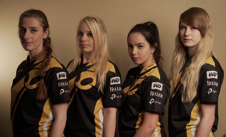 CS2 News : Team Dignitas sign female CS:GO roster | GosuGamers